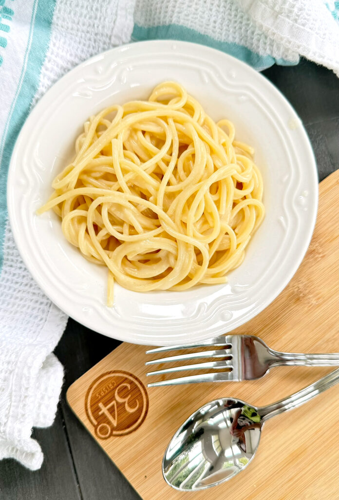 Spaghetti with Butter and Cheese - Brownie Bites Blog