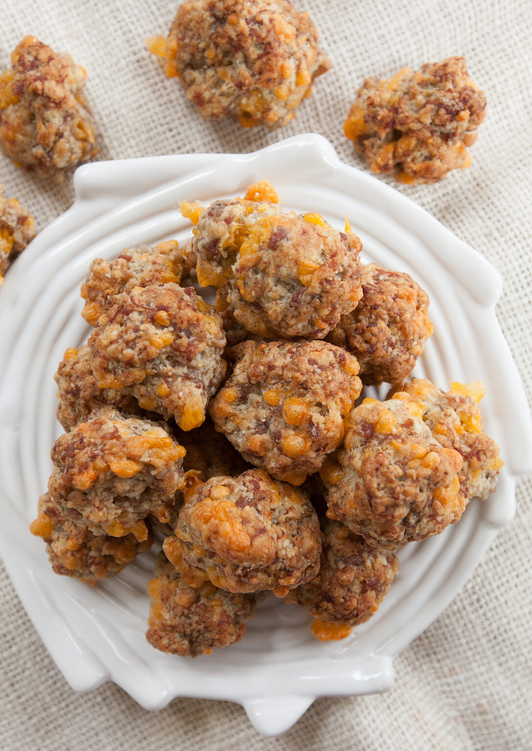 Sausage Balls With Red Lobster Biscuit mix - Brownie Bites Blog
